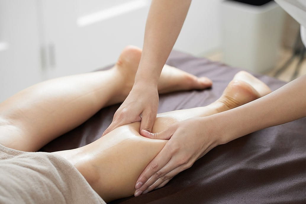 Massaggio linfodrenante: benefici e consigli | Eucerin